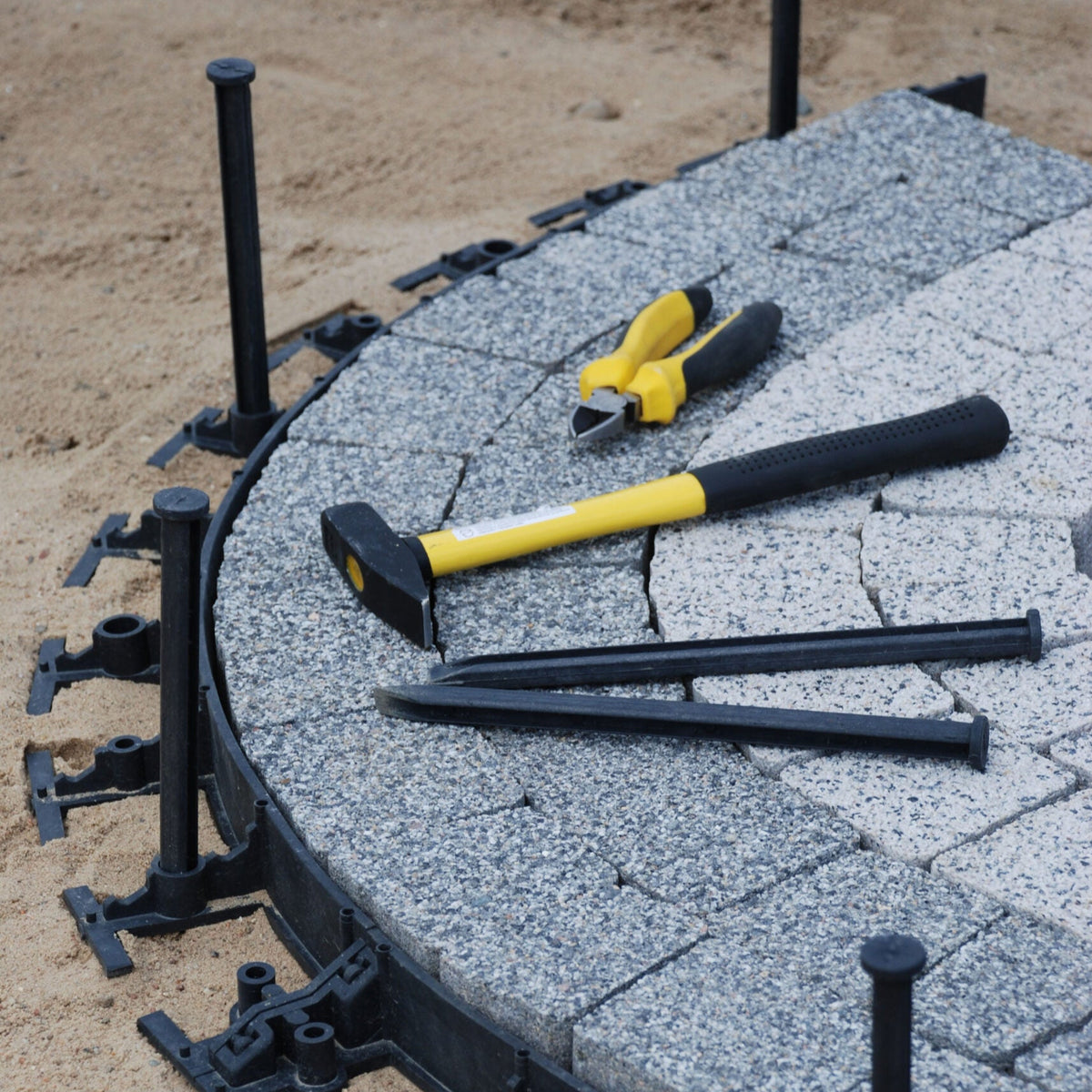 Garden Edging Strip - 100% recycled plastic – Garden on a Roll